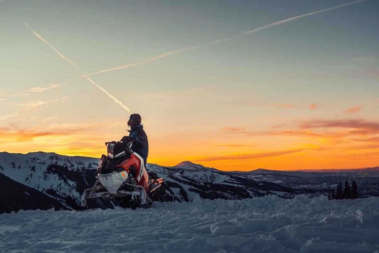 How do You Snowmobile in Deep Snow? [Top 10 Riding Tips] – PowerSportsGuide