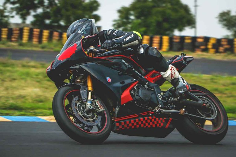 Can You Ride a Motorcycle Without Fairings? Is it Safe? [Video ...